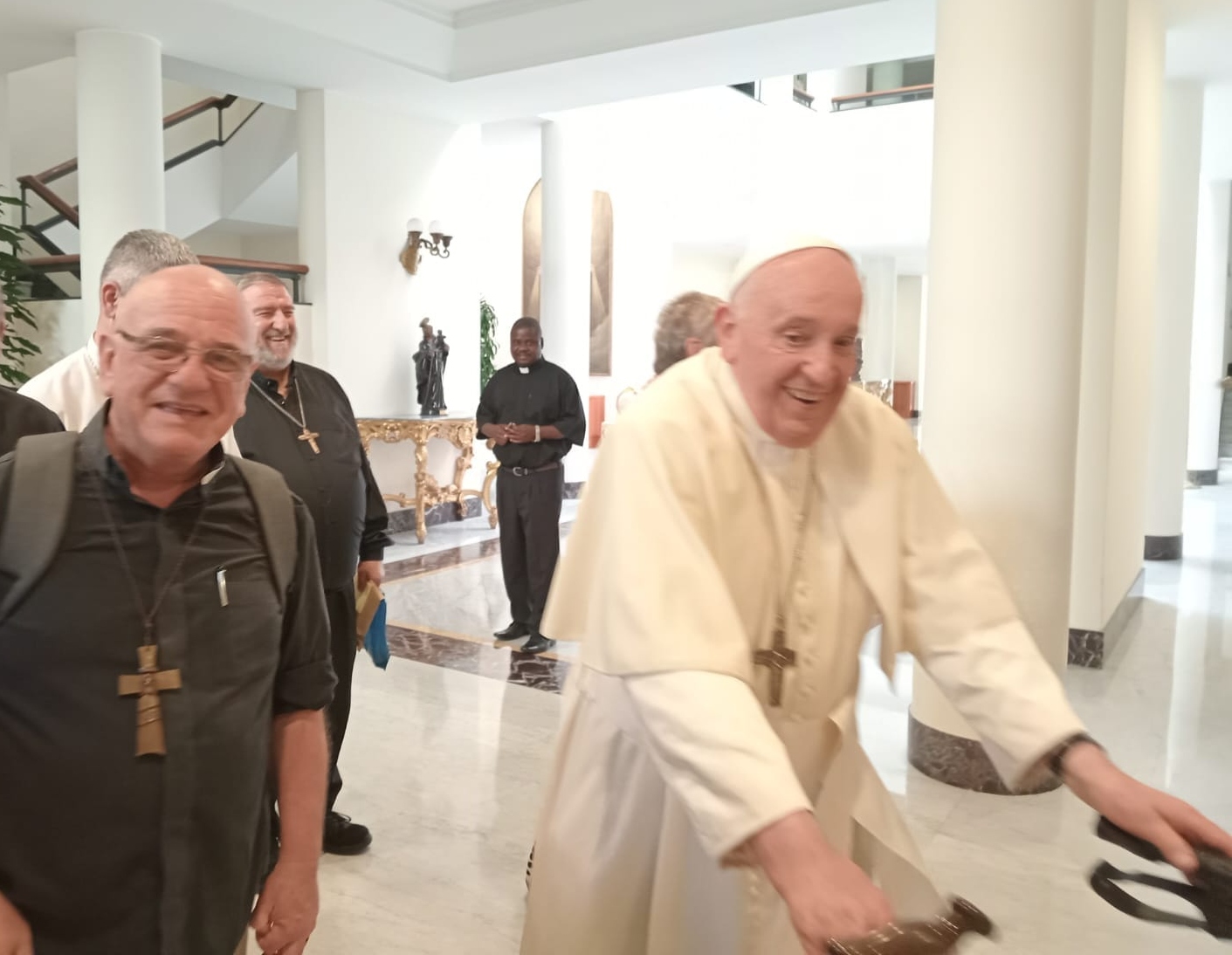 EL OBISPO CASTRICONE CON EL PAPA FRANCISCO - Radio Güemes